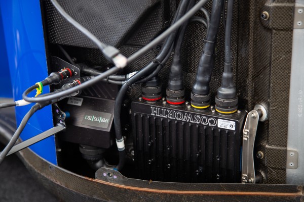 How To MODERNIZE A Formula 1 Car? | Williams 650HP NA V10 FW19 [TECH ...